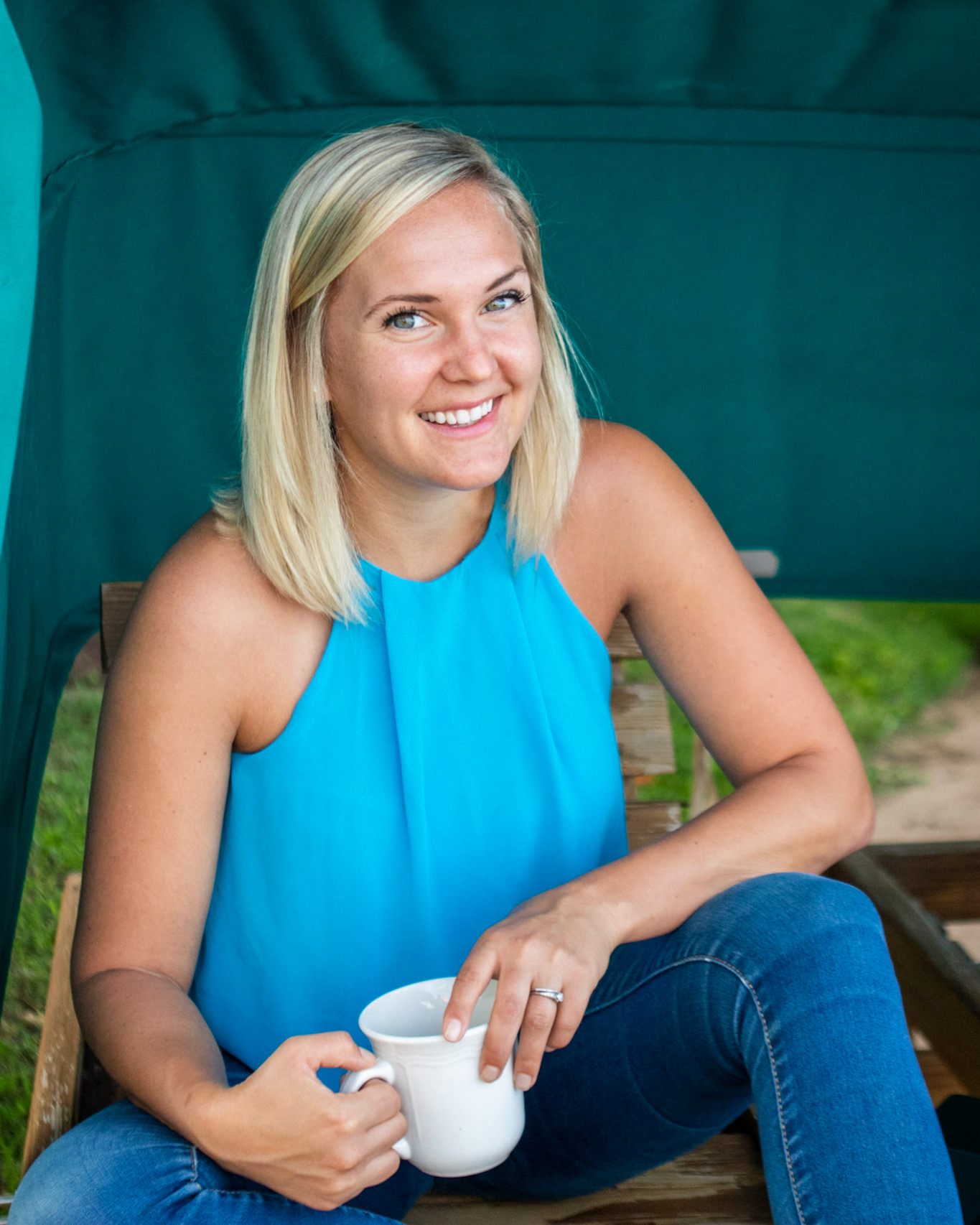 Feminine Social Media Posts That Inspire Sales -- Hanna Hermanson // Done For You Marketing ...